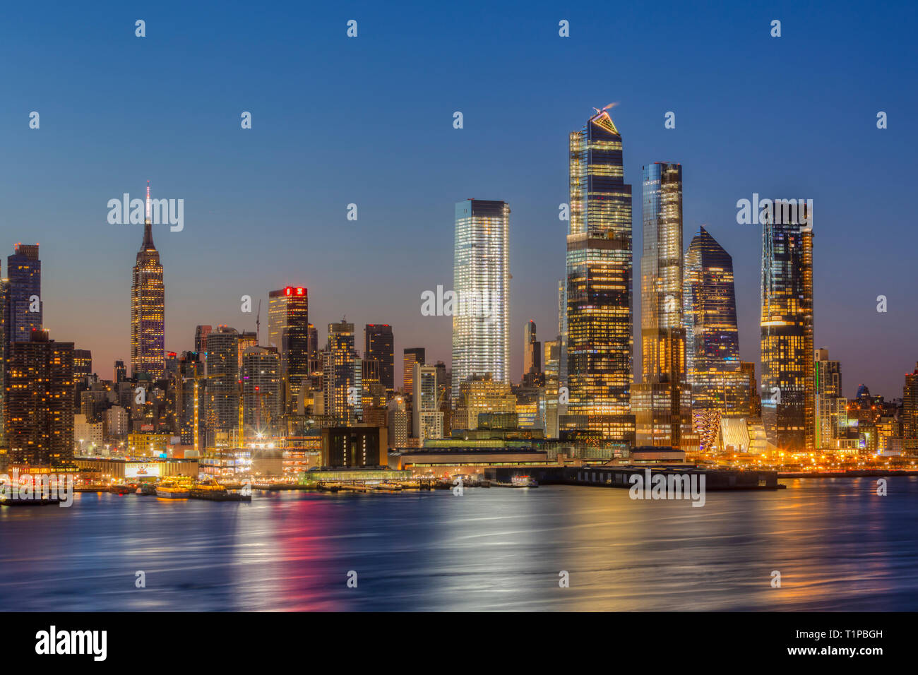 The mixed-use Hudson Yards real estate development and other buildings ...