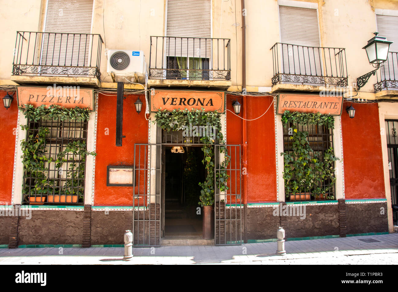 Retail establishment hi-res stock photography and images - Alamy