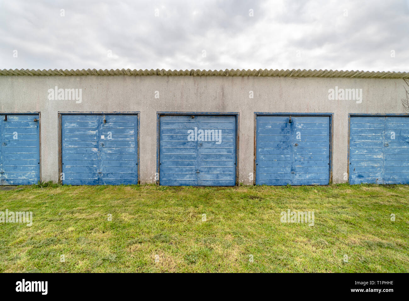Lock up garage hi-res stock photography and images - Alamy