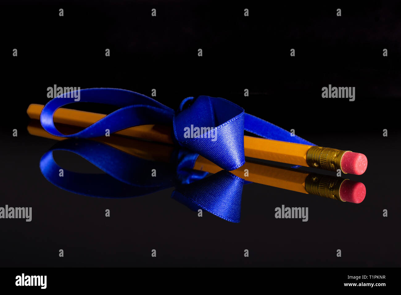 Graphite pencil core hi-res stock photography and images - Alamy