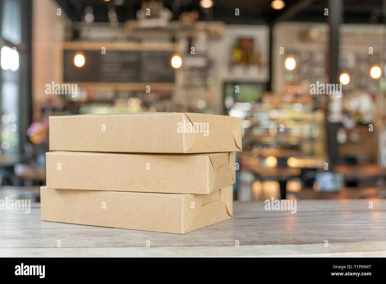 Closed gifts hi-res stock photography and images - Alamy