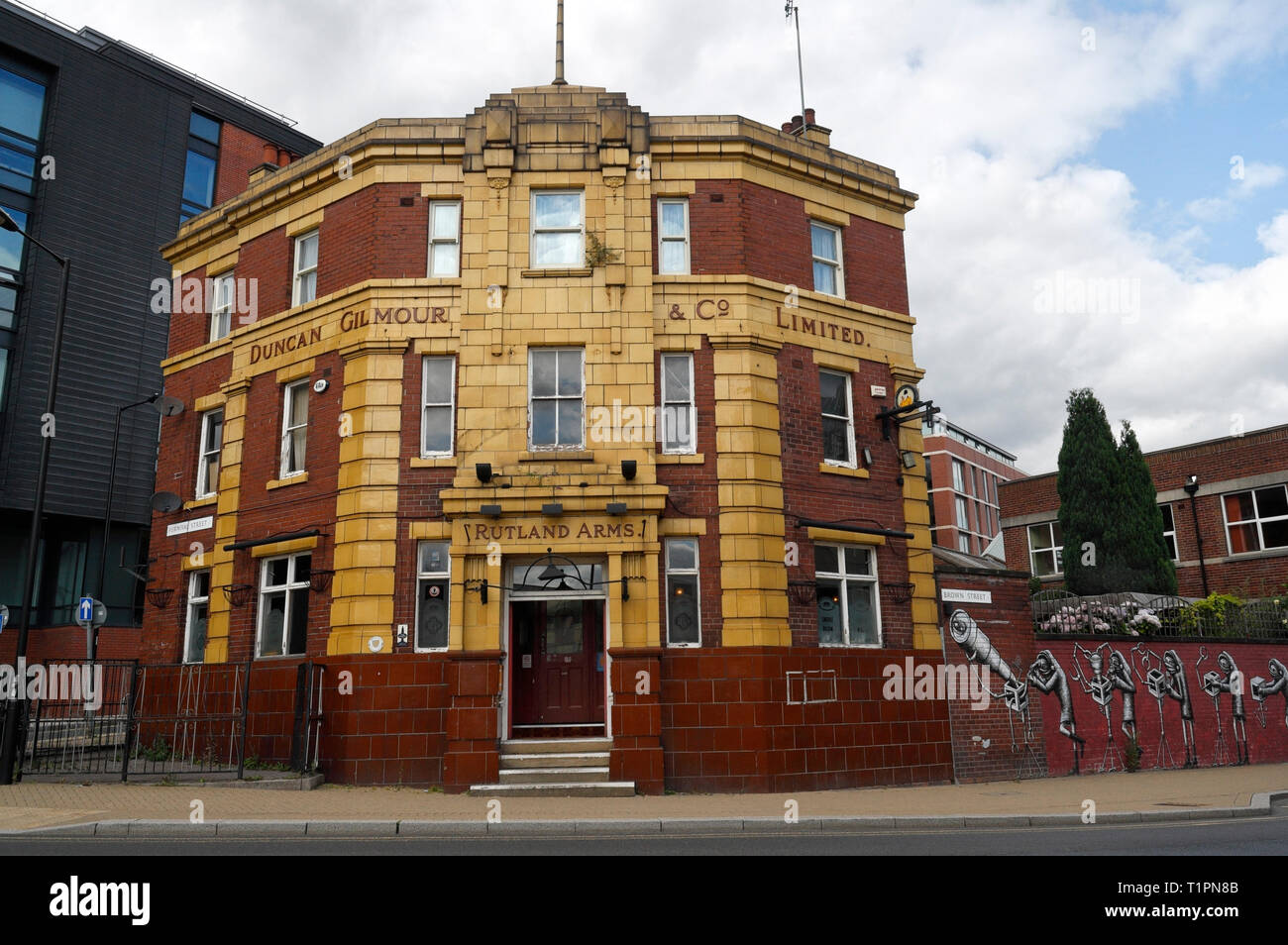 Rutland Arms pub in Sheffield city centre England UK, Traditional inner ...