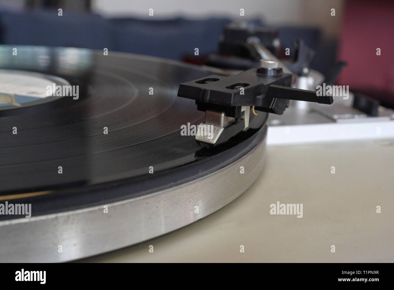 Record on turntable hi-res stock photography and images - Alamy
