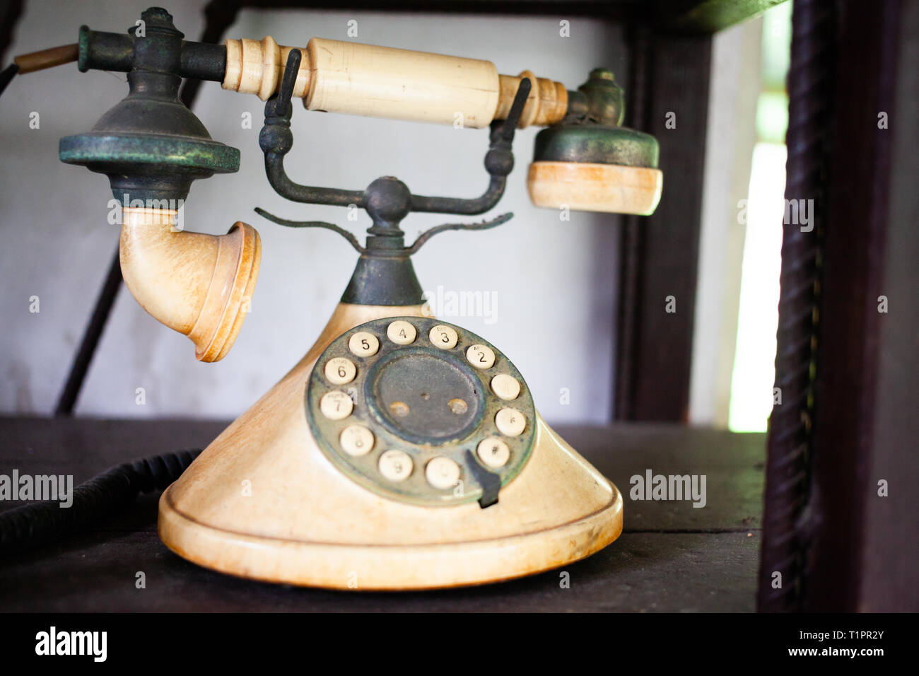 vintage old phone Stock Photo - Alamy