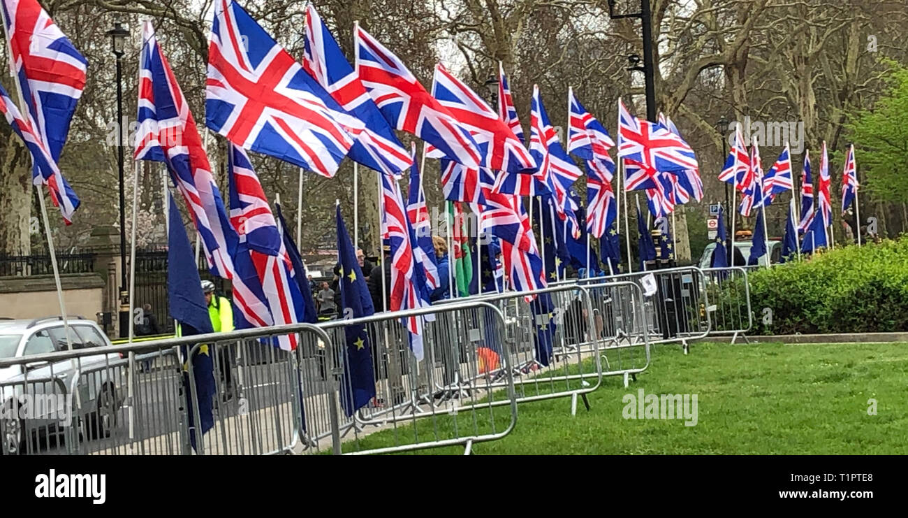 Row of union jacks hi-res stock photography and images - Alamy