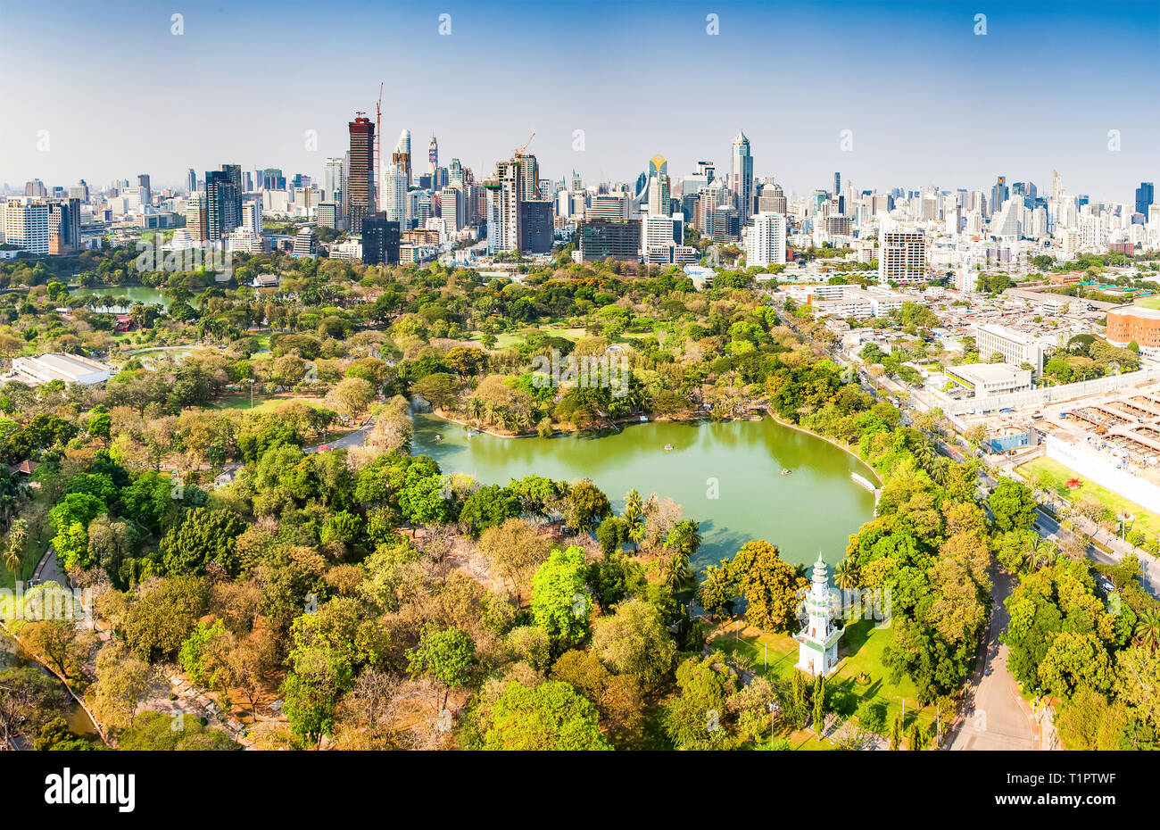 high buildings panorama downtown of Bangkok City and Lumpini park ...