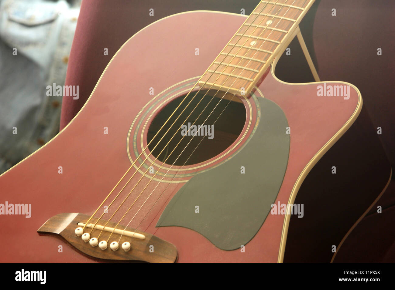 acoustic guitar close up Stock Photo - Alamy