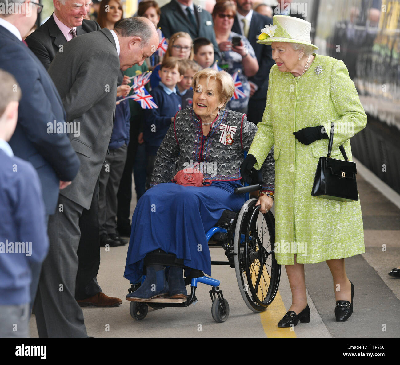 The Lord Lieutenant of Somerset, Annie Maw (centre) introduces Queen ...