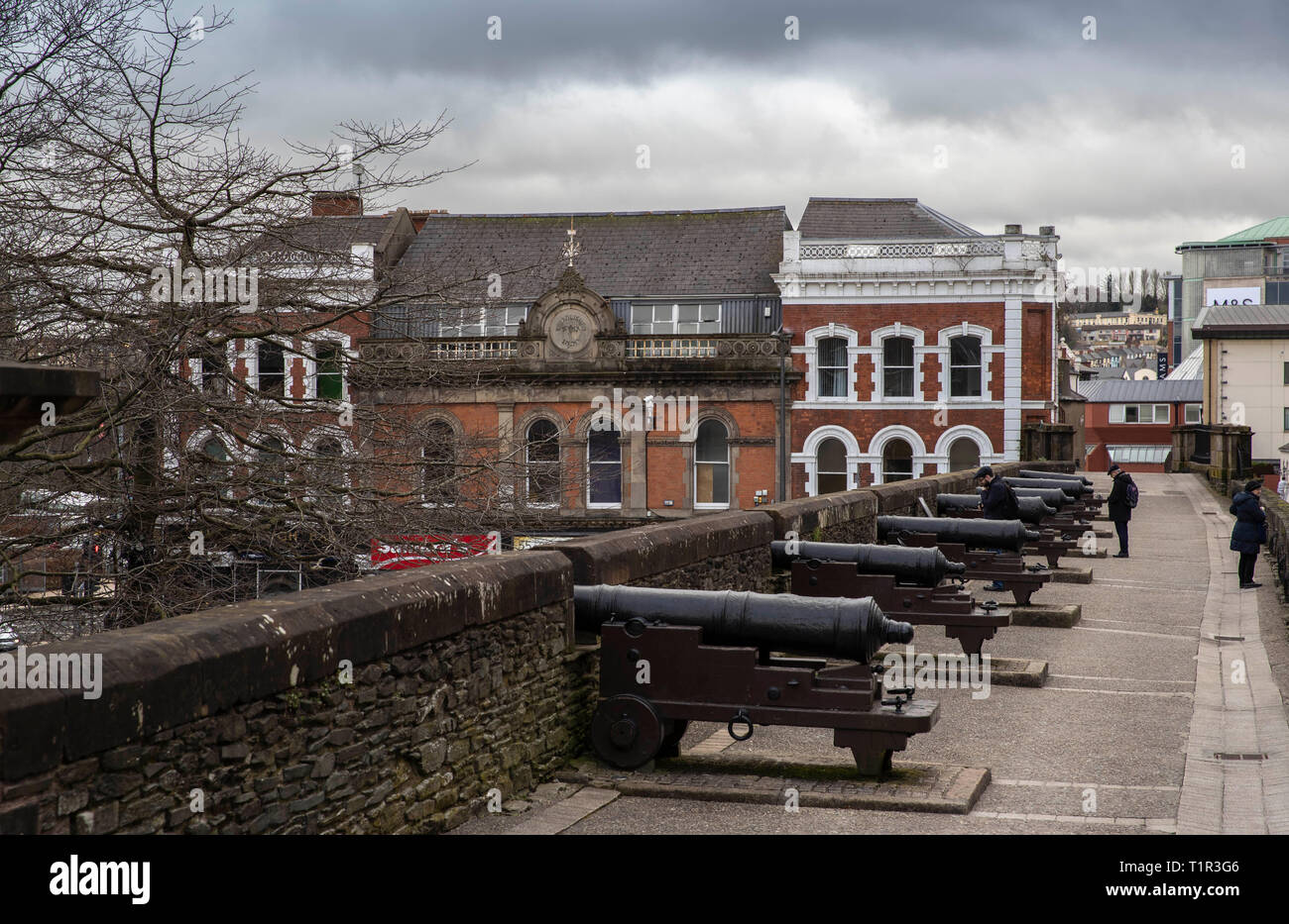 Hard border hi-res stock photography and images - Alamy