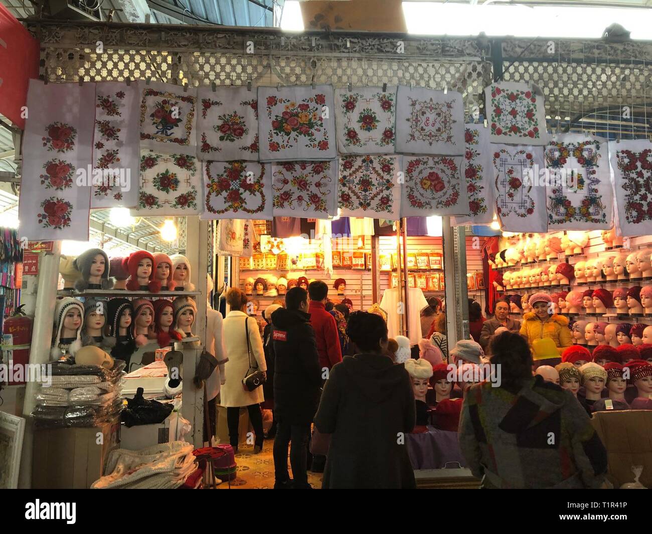 Bazaar security hi-res stock photography and images - Alamy