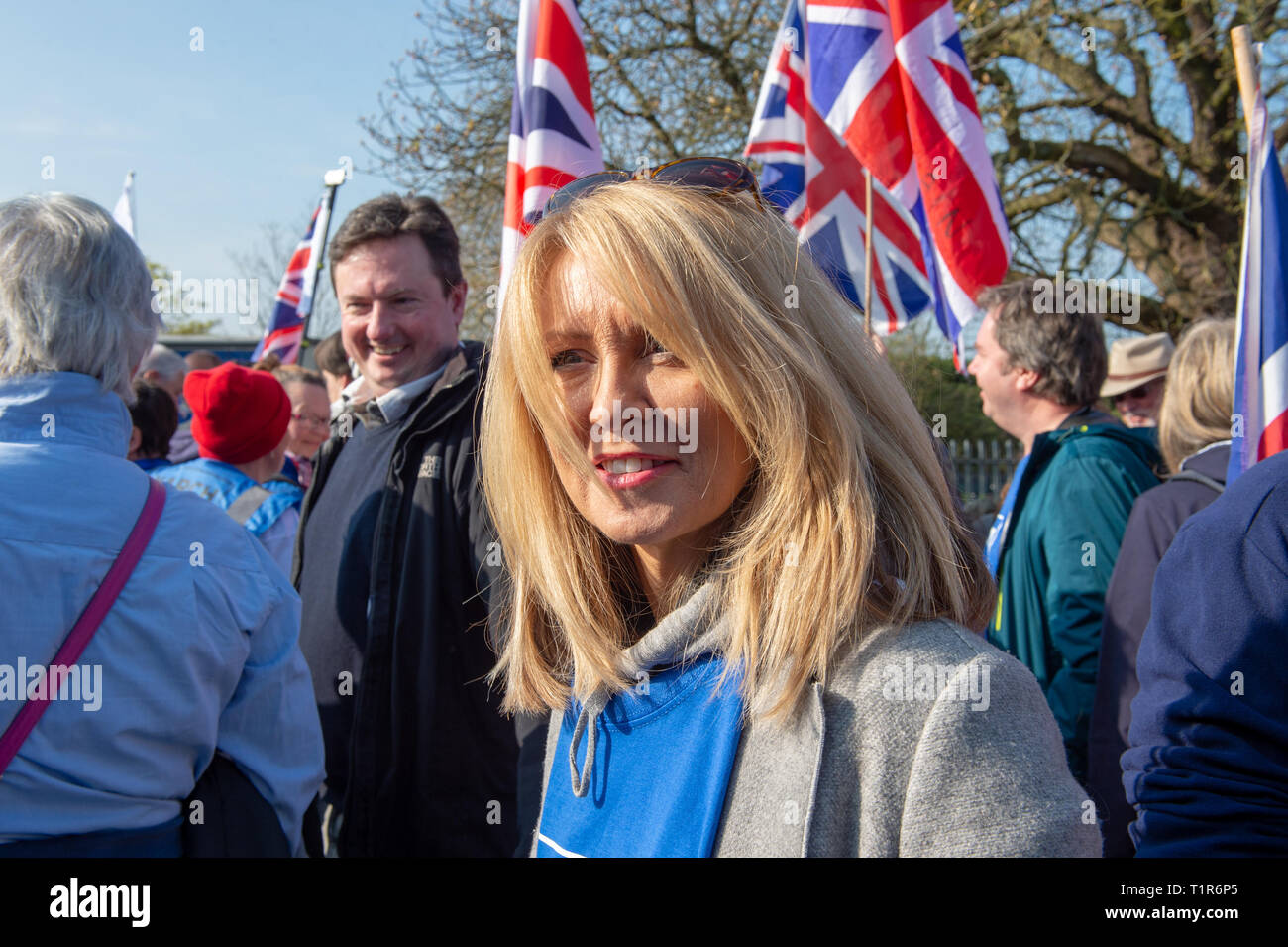 Aylesbury, United Kingdom. 28 March 2019. The pro Brexit campaign ...