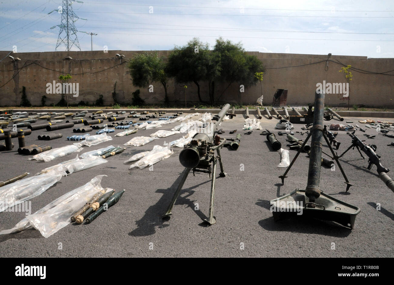 Mortar missiles hi-res stock photography and images - Alamy