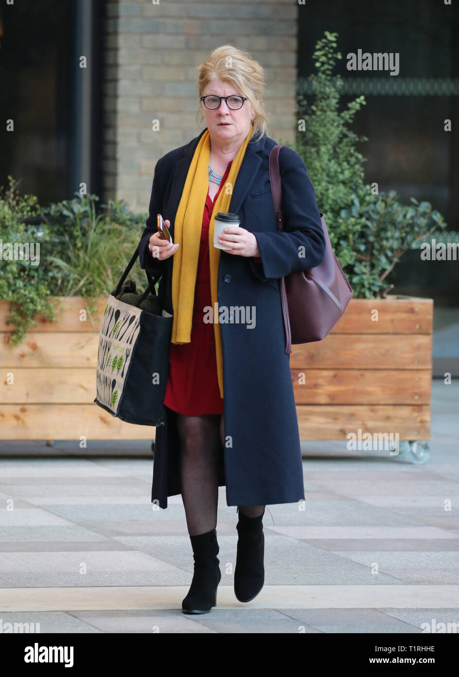 Felicity montagu 2019 hi-res stock photography and images - Alamy