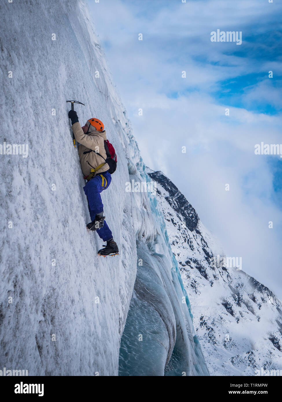 Iceland mountain climbing hi-res stock photography and images - Alamy