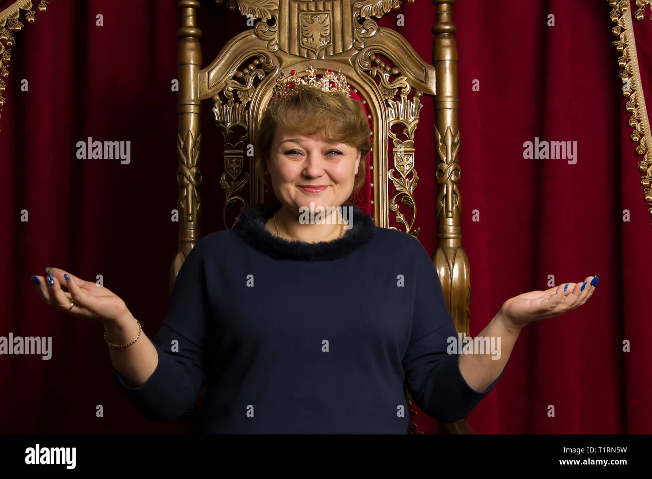 Portrait beauty queen wearing crown hi-res stock photography and images ...