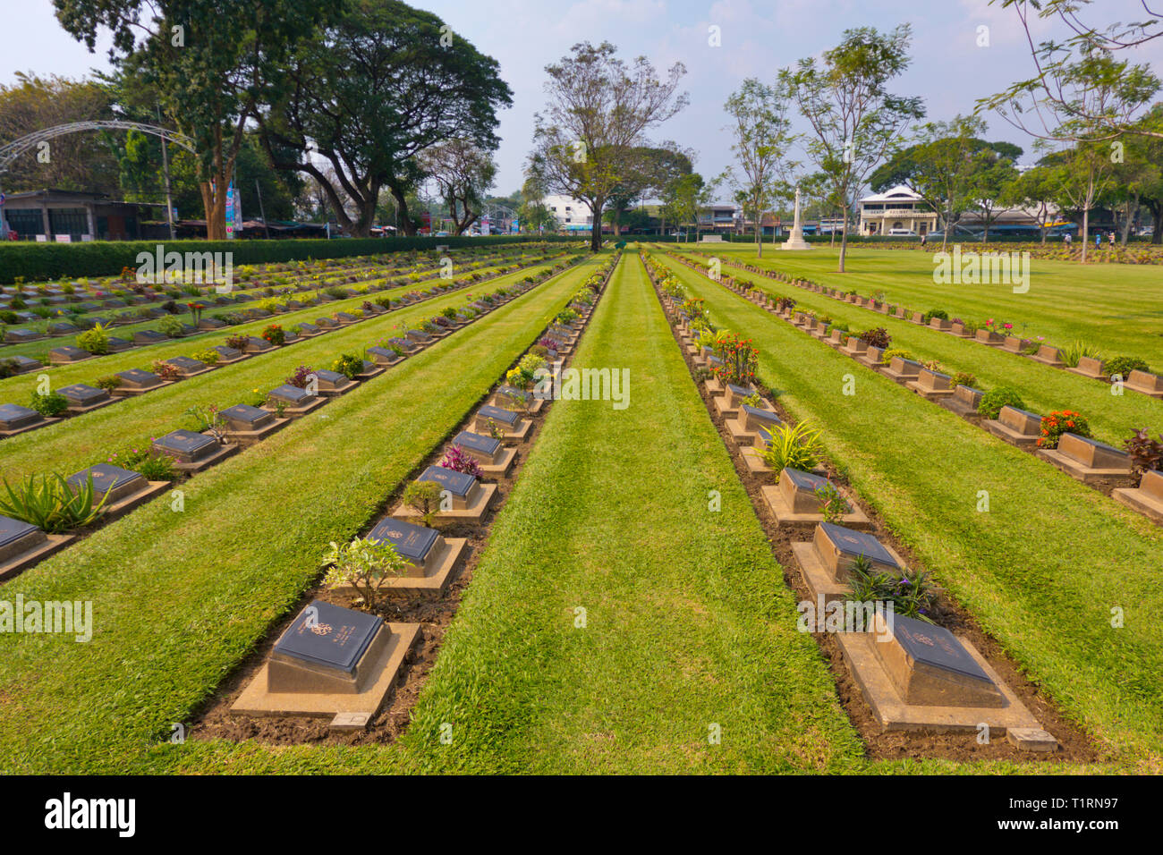 Kanchanaburi War Cemetery, Kanchanaburi, Thailand Stock Photo - Alamy