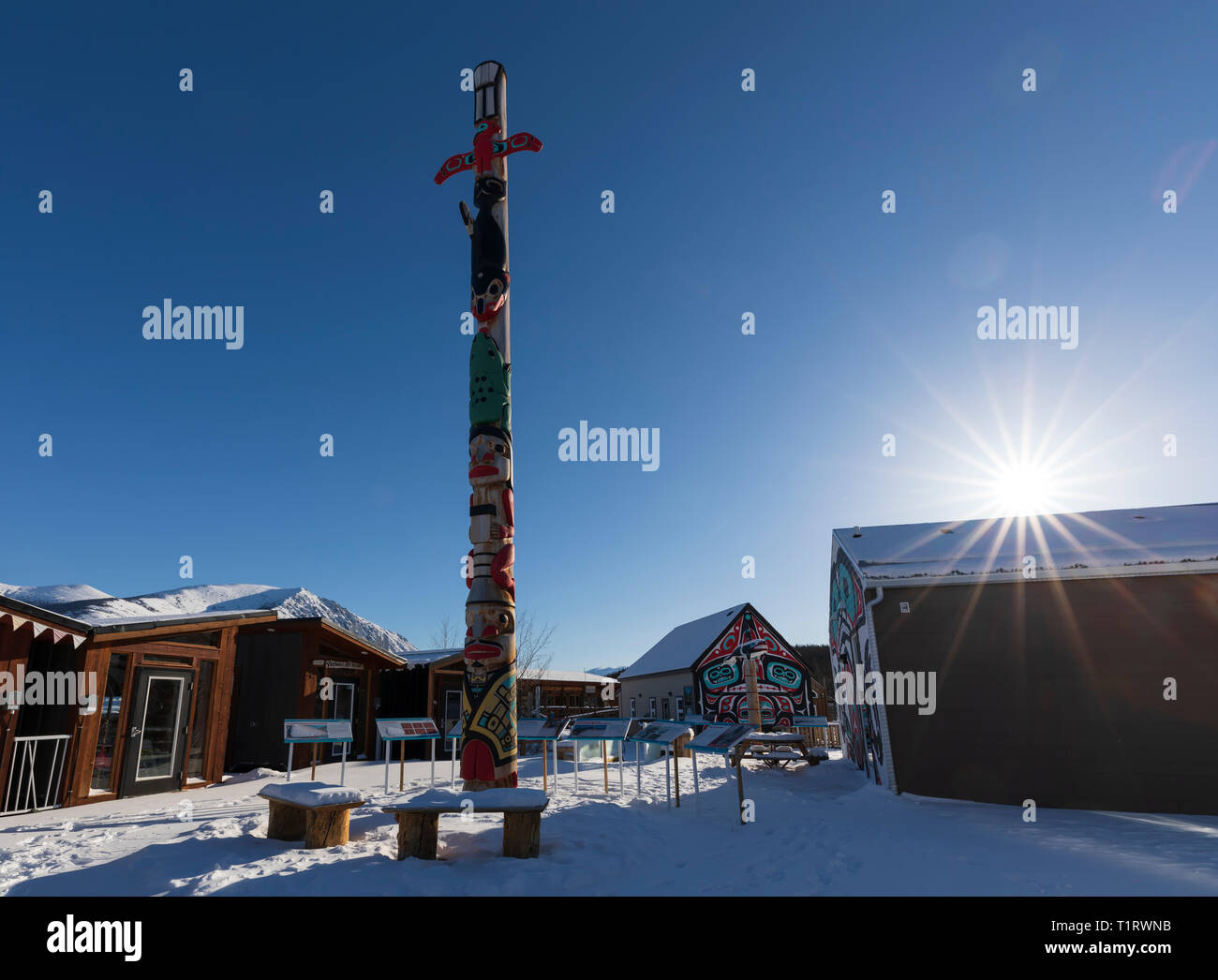 Totems totem pole hi-res stock photography and images - Alamy