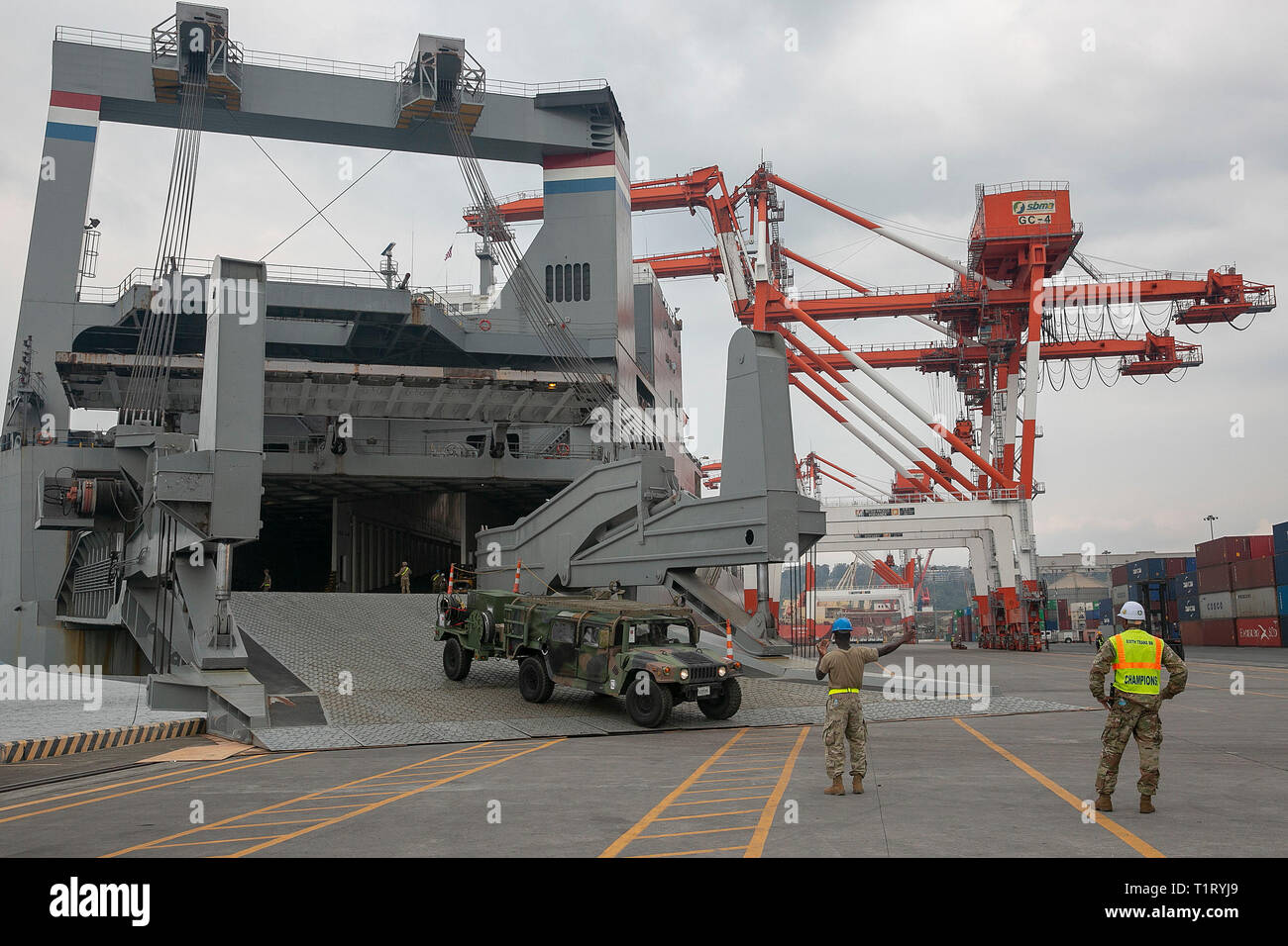 190315-N-IX266-007 OLONGAPO, Philippines—Soldiers attached to U.S. Army ...