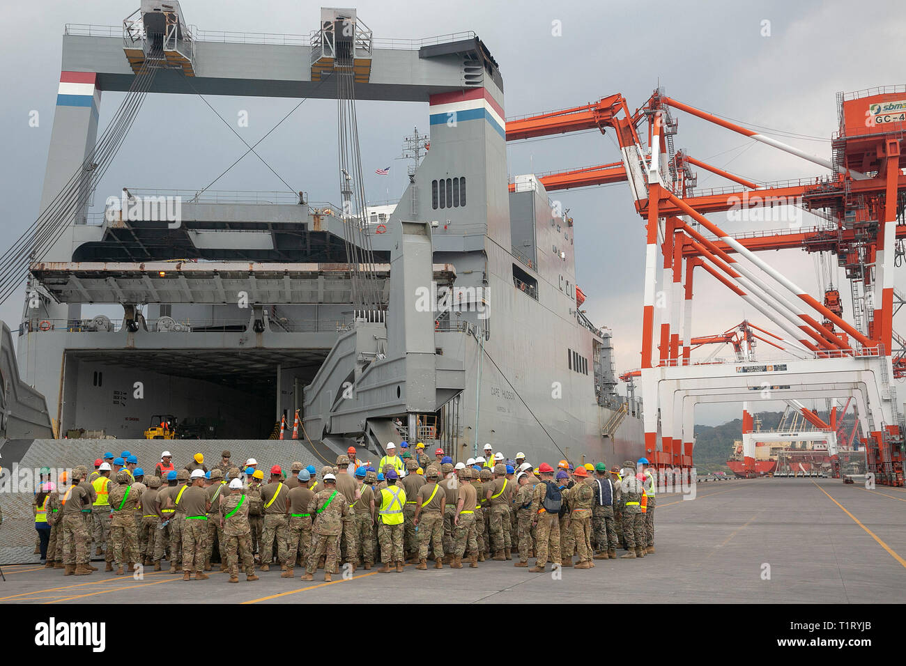 Military discharge hi-res stock photography and images - Alamy