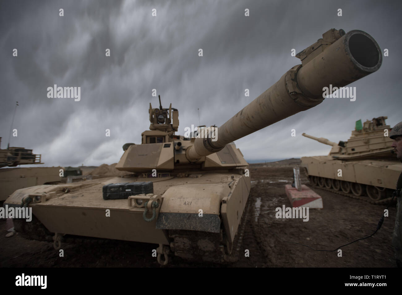 M1a2 abrams tank crewman hi-res stock photography and images - Alamy