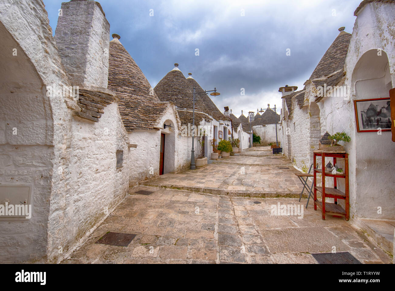 ALBEROBELLO, PUGLIA, ITALY - Alberobello's famous Trulli, the ...