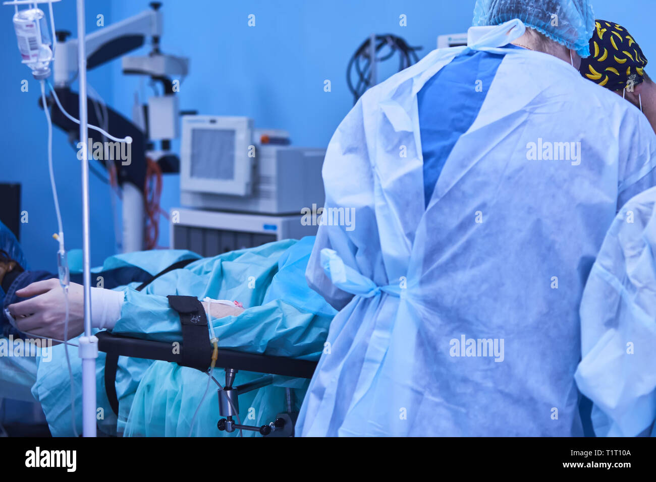 Man cross dressing mature hi-res stock photography and images - Alamy