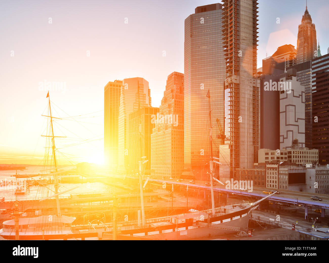 Beautiful sunset in Lower Manhattan, New York City Stock Photo - Alamy
