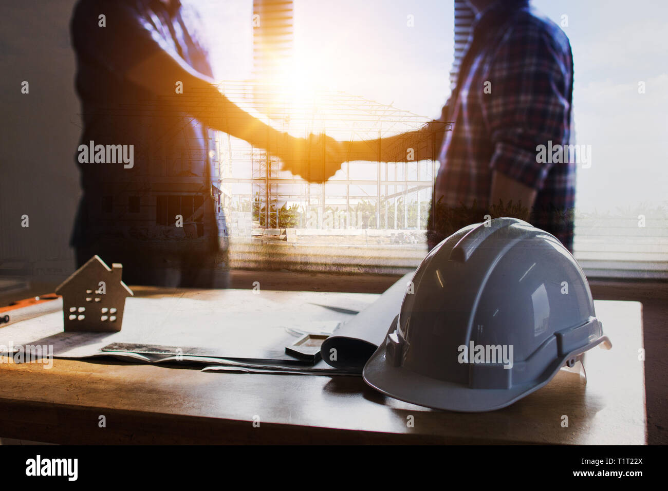 Architect client desk hi-res stock photography and images - Alamy