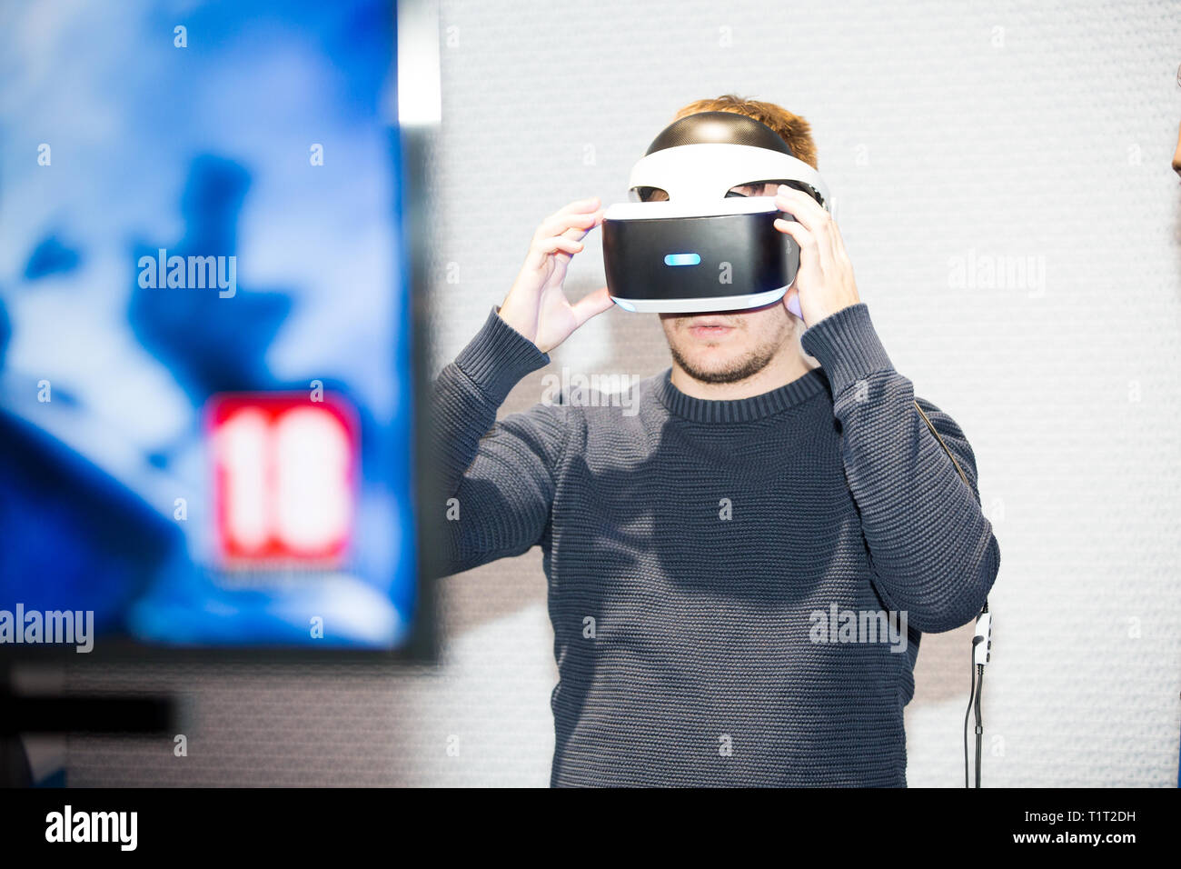 Head Mounted Displays High Resolution Stock Photography and Images - Alamy