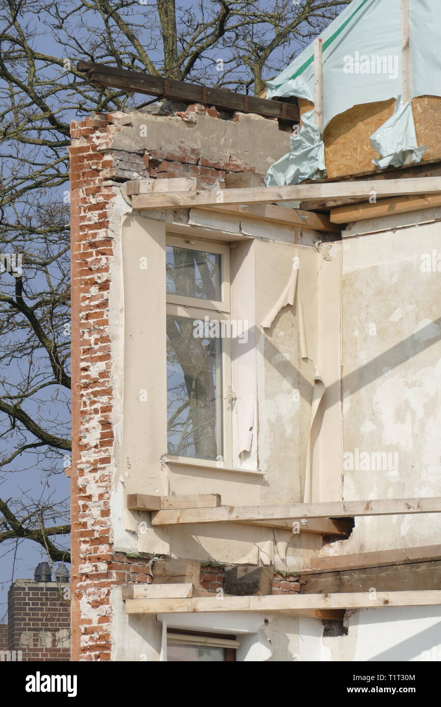 Window, wall rest, house wall, demolition house Stock Photo - Alamy