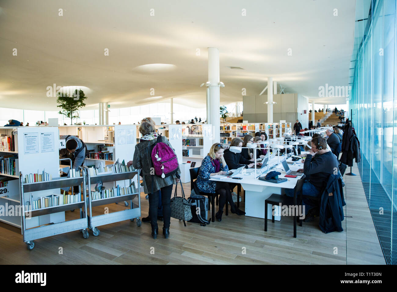 New Helsinki central library Oodi interior. Light and spacious modern ...
