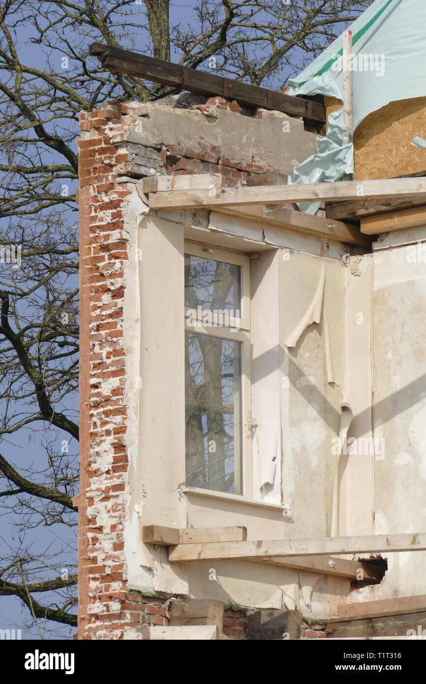 Window, wall rest, house wall, demolition house Stock Photo - Alamy
