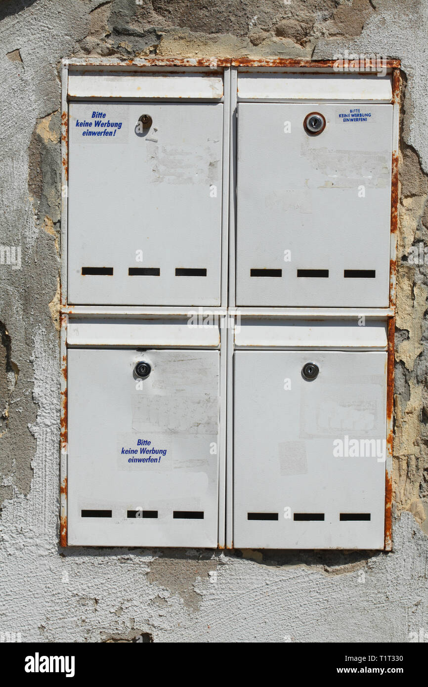 Old mailboxes hi-res stock photography and images - Alamy