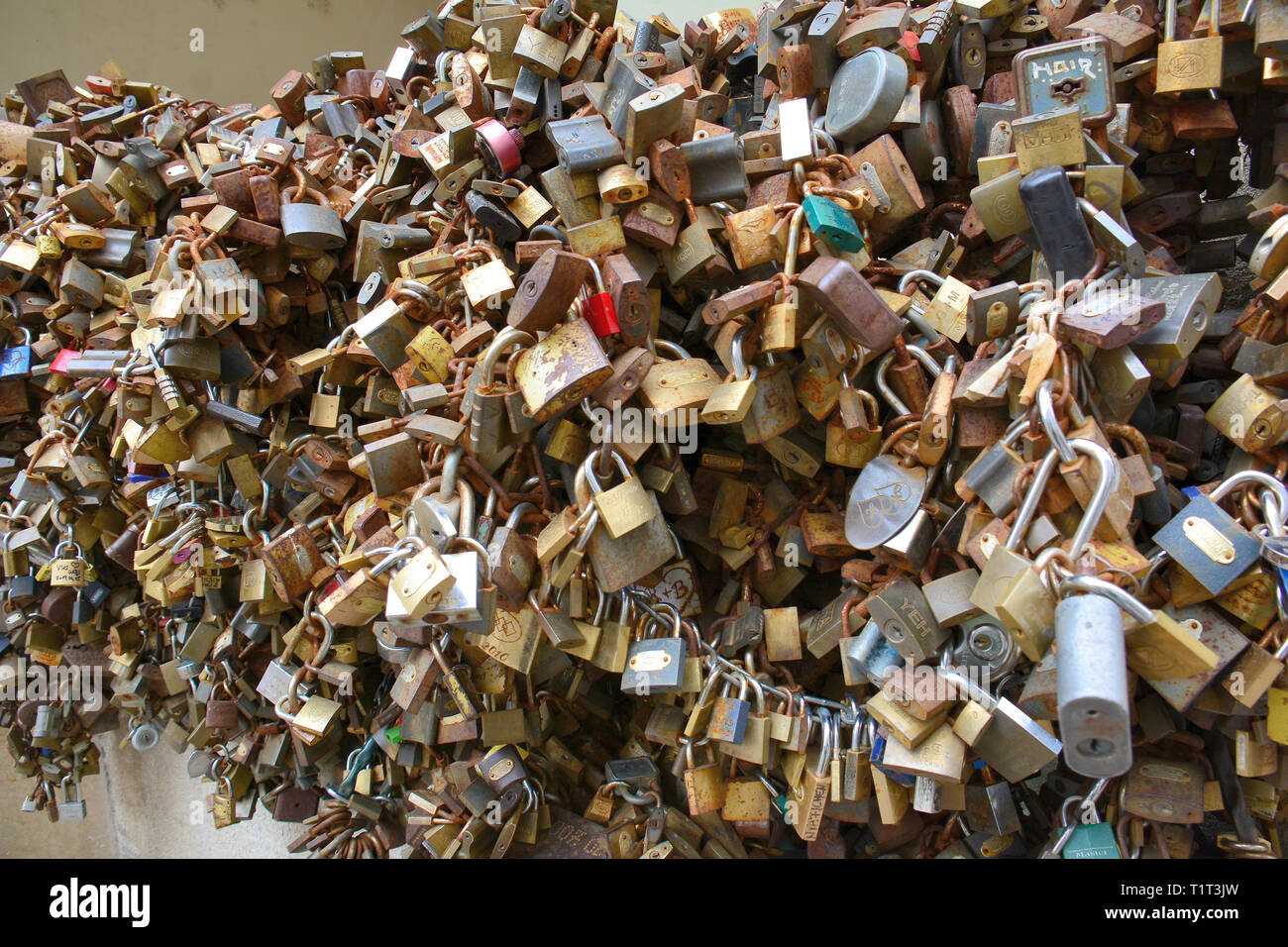 Love Padlocks, Pecs, Hungary. Szerelemlakatok, Pecs, Magyarorszag Stock ...