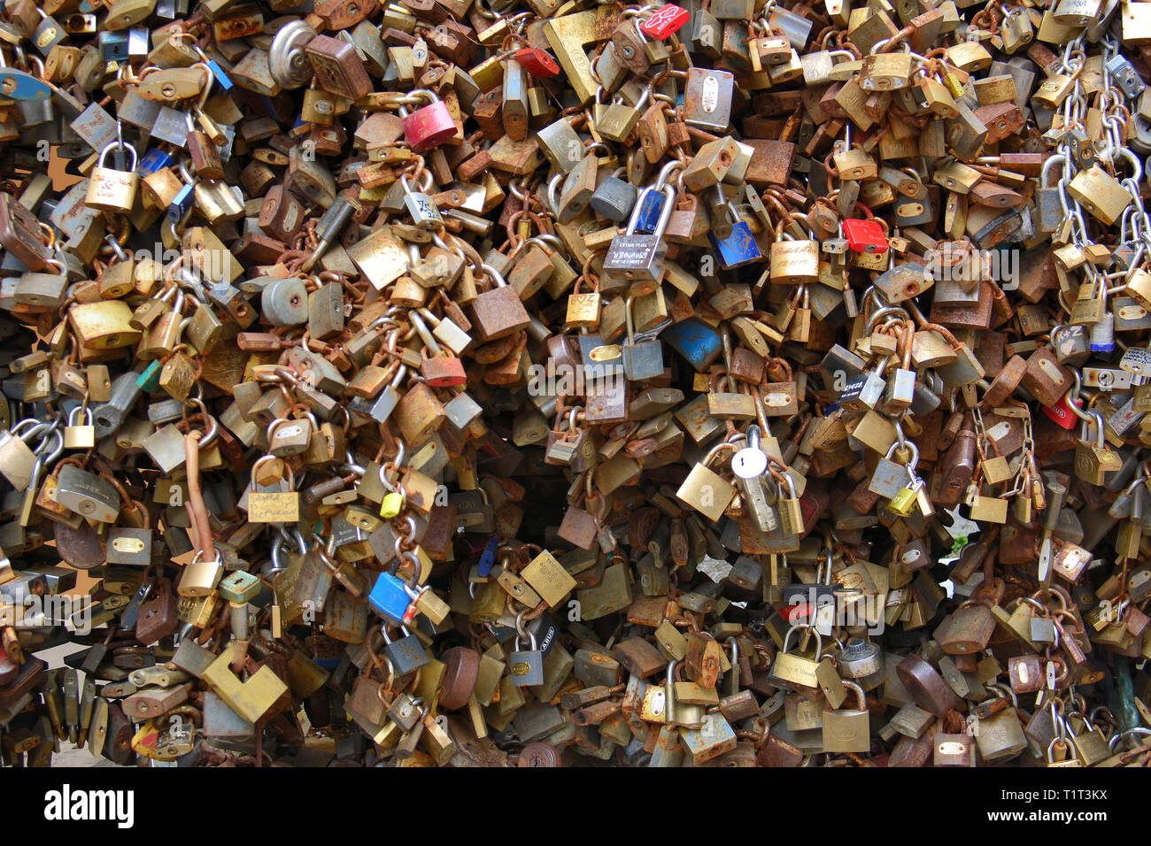 Love Padlocks, Pecs, Hungary. Szerelemlakatok, Pecs, Magyarorszag Stock ...