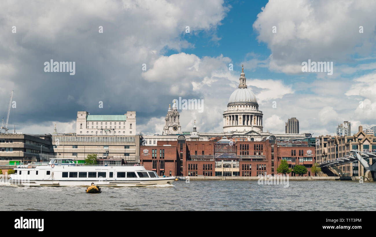 City of london border hi-res stock photography and images - Alamy