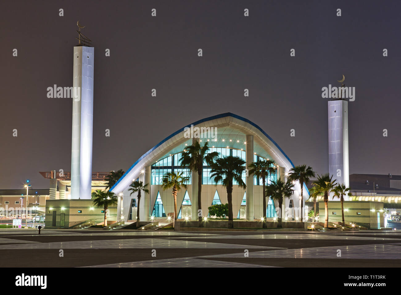 DOHA, QATAR – AUGUST 20, 2013: Aspire Masjid, mosque in Aspire Zone ...