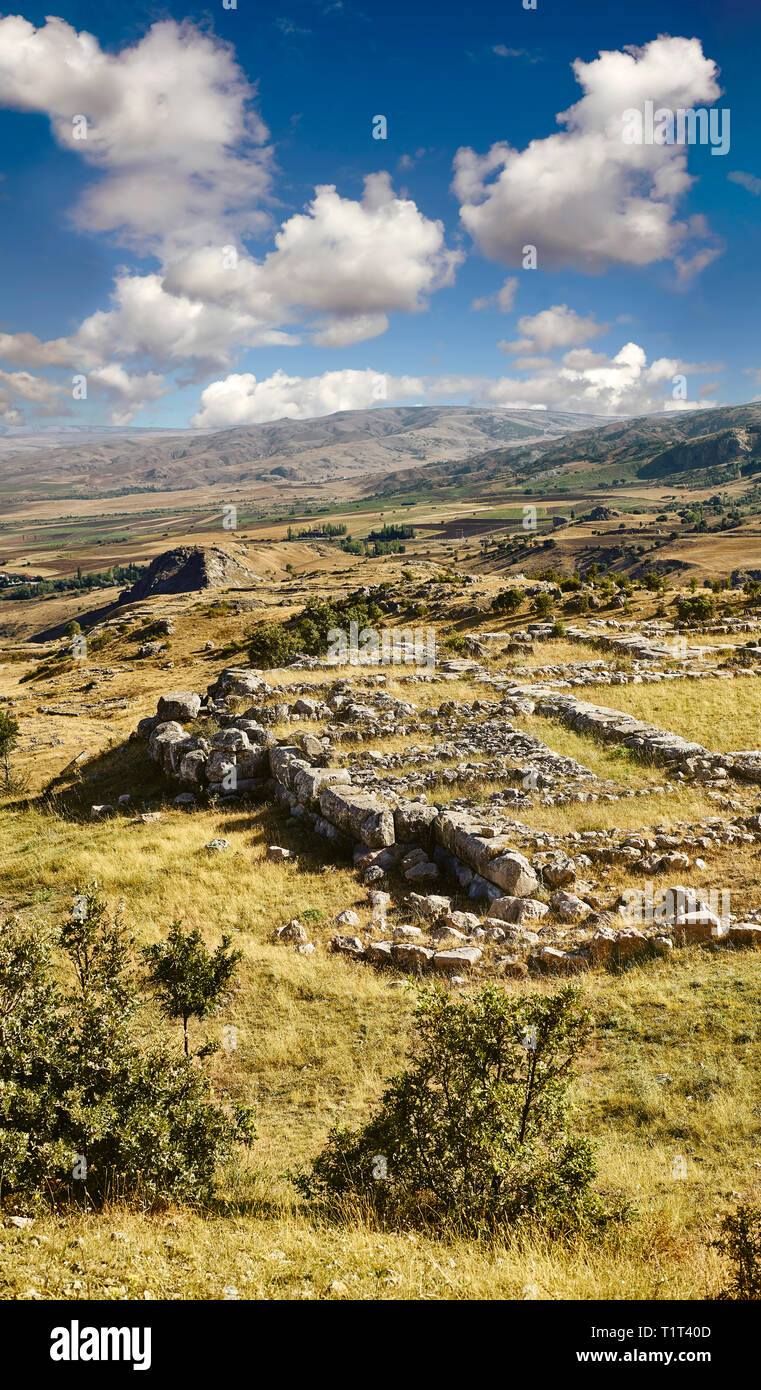 Ancient civilisation late bronze age ruins hi-res stock photography and ...