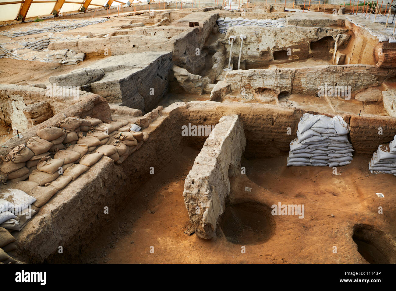 Archaeological dig site hi-res stock photography and images - Alamy