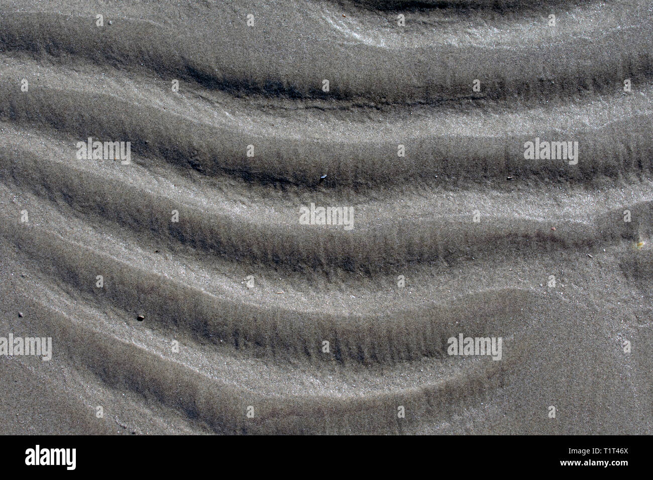Horizontal waves hi-res stock photography and images - Alamy