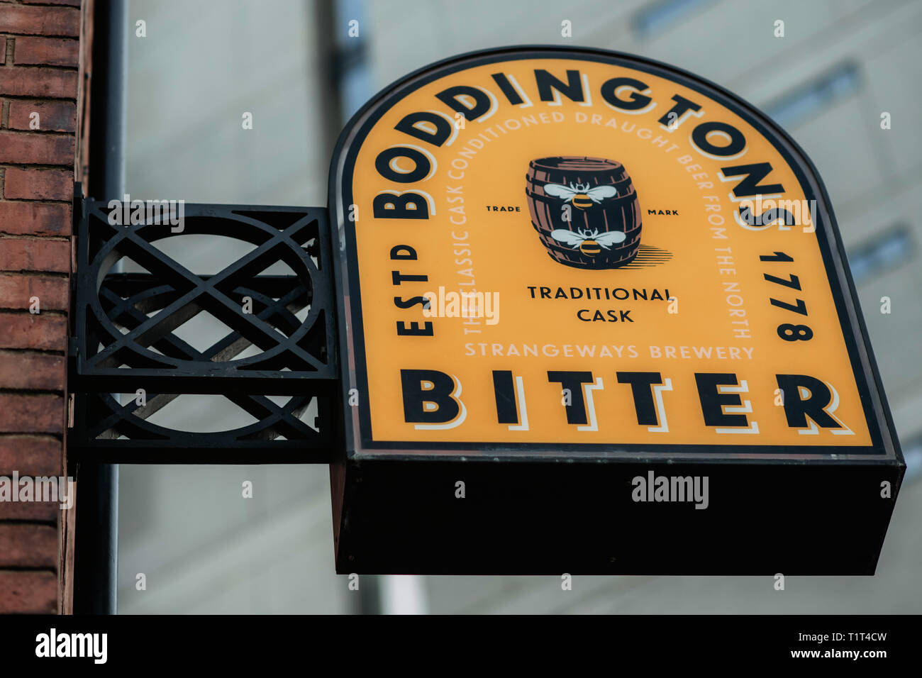 Boddingtons logo hi-res stock photography and images - Alamy