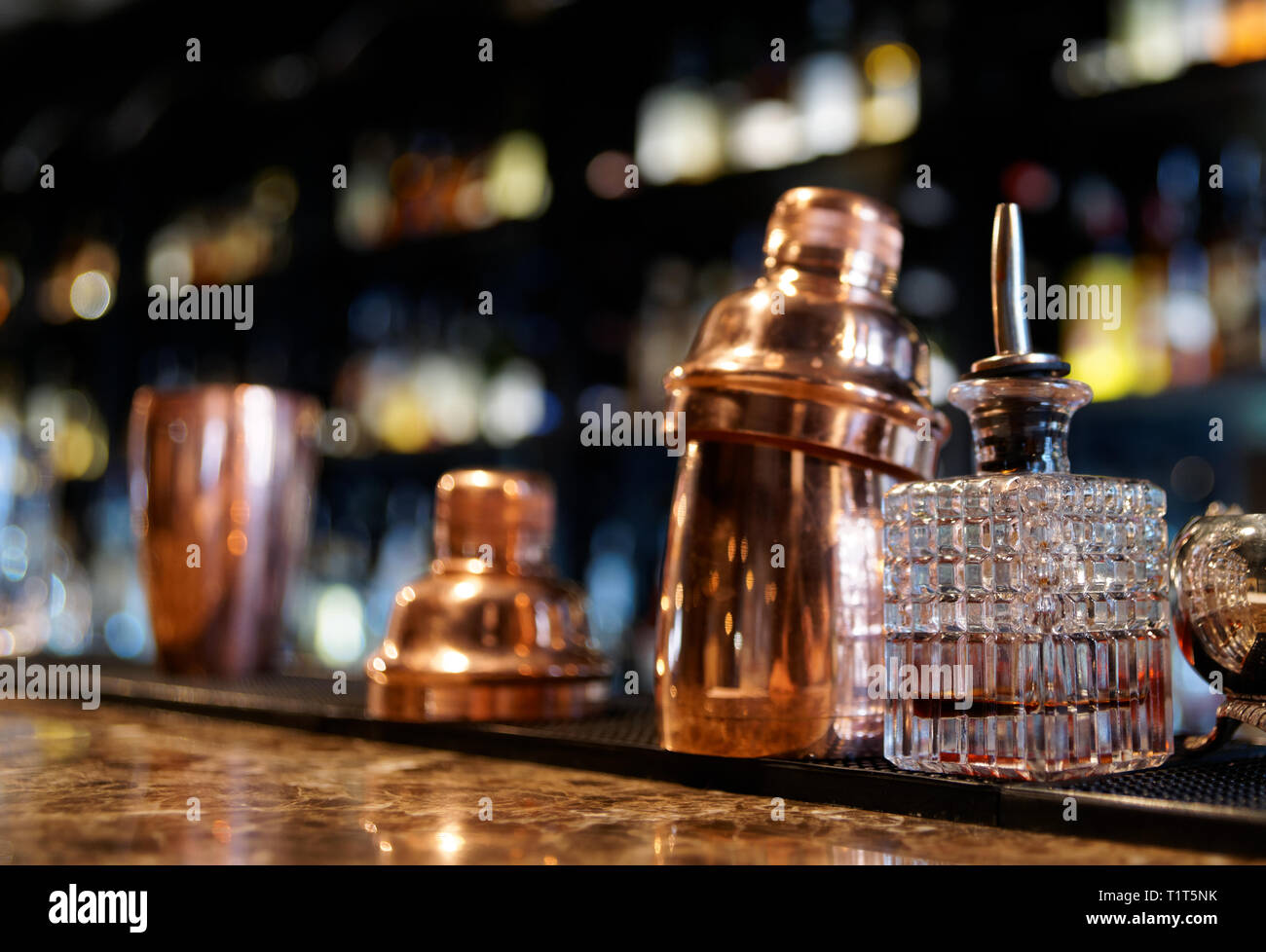 Old bar counter hi-res stock photography and images - Alamy