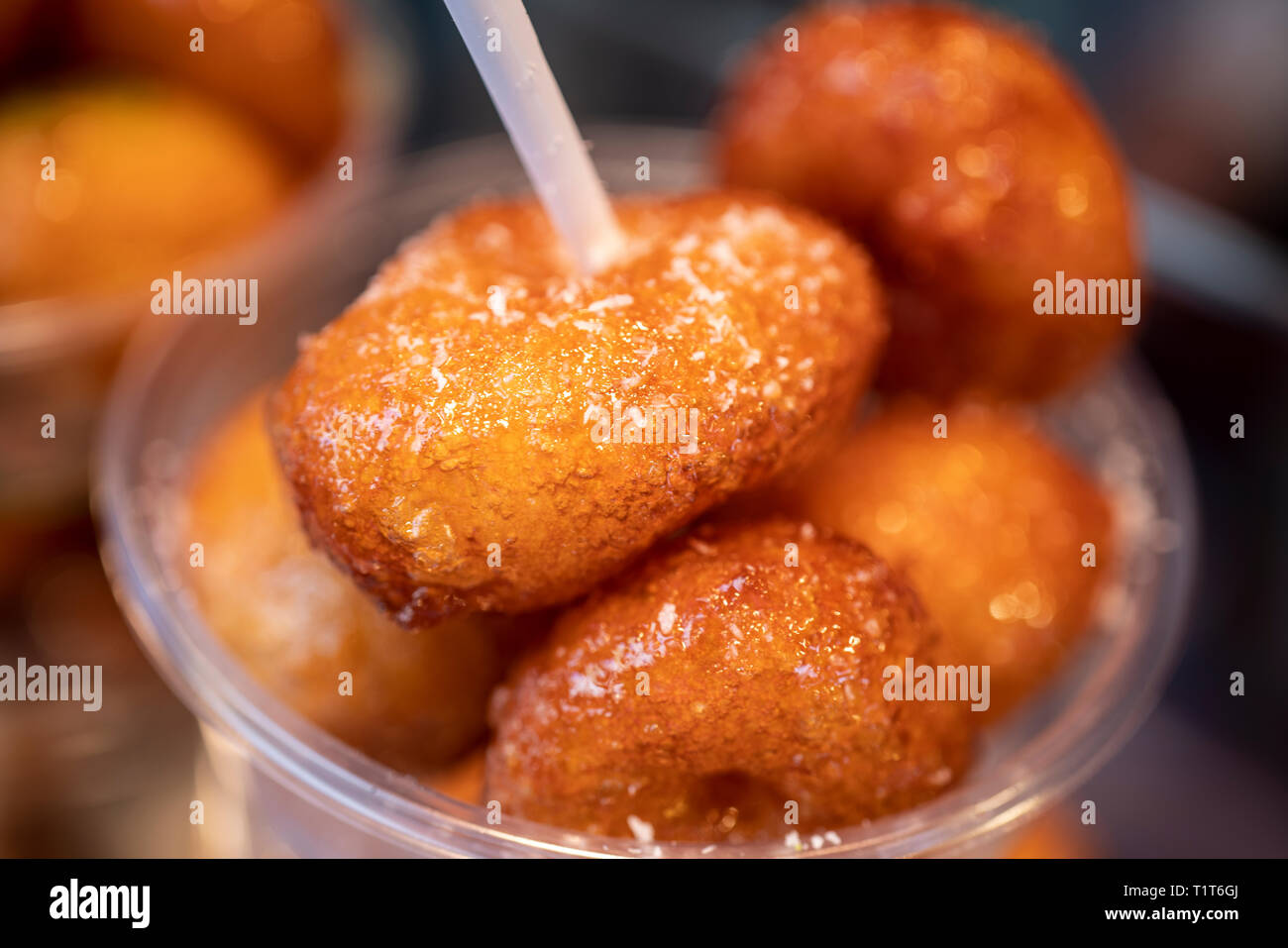 Turkish Dessert: Lokma Stock Photo - Alamy