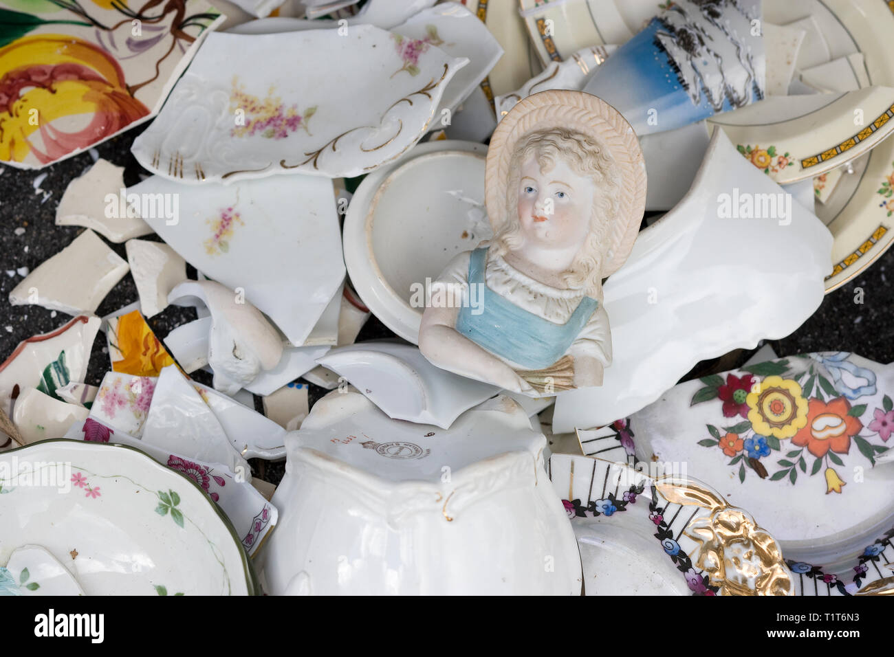 Damage wreckage hi-res stock photography and images - Alamy