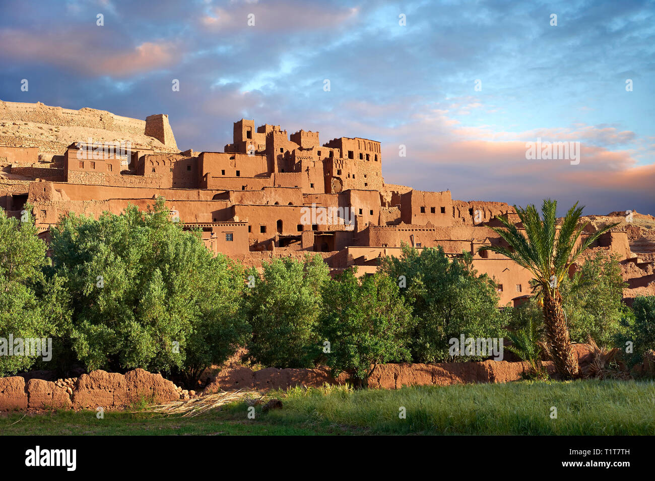 Adobe mud village hi-res stock photography and images - Alamy