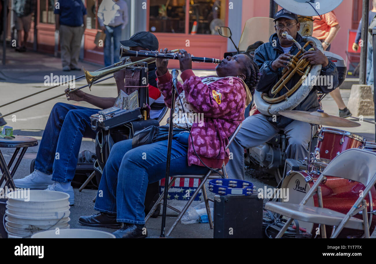 Unusual musicians hi-res stock photography and images - Alamy