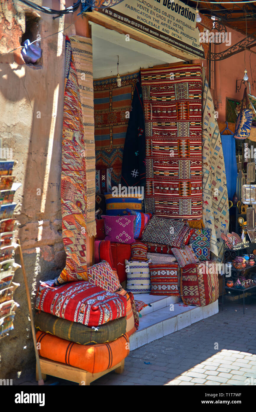 Marrakech souk rugs hi-res stock photography and images - Alamy