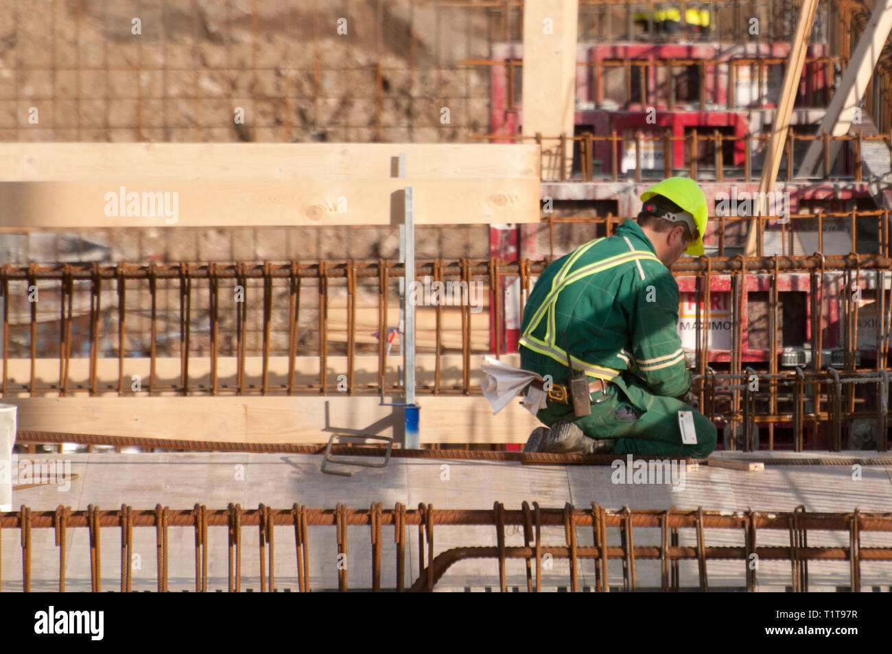 construction worker at a construction site Stock Photo - Alamy