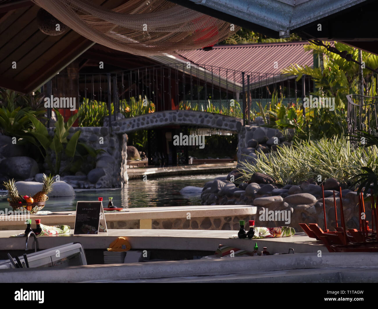 Swim up bar hi-res stock photography and images - Alamy