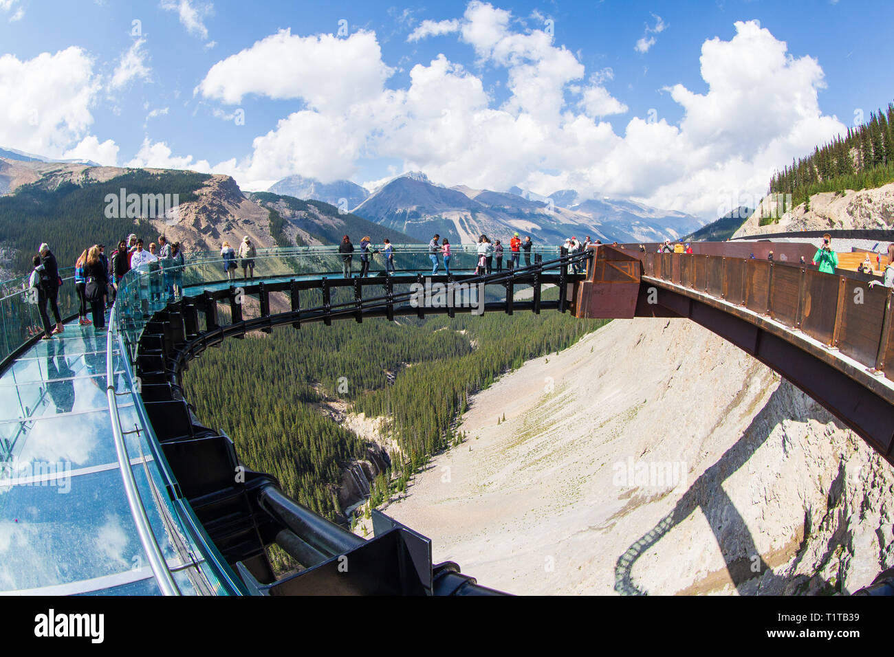 Skywalk walkway hi-res stock photography and images - Alamy